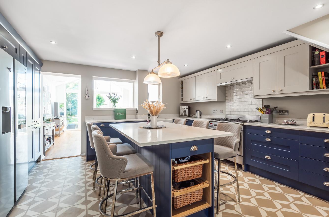 James Road, Peasmarsh, Guildford - Collins Guildford